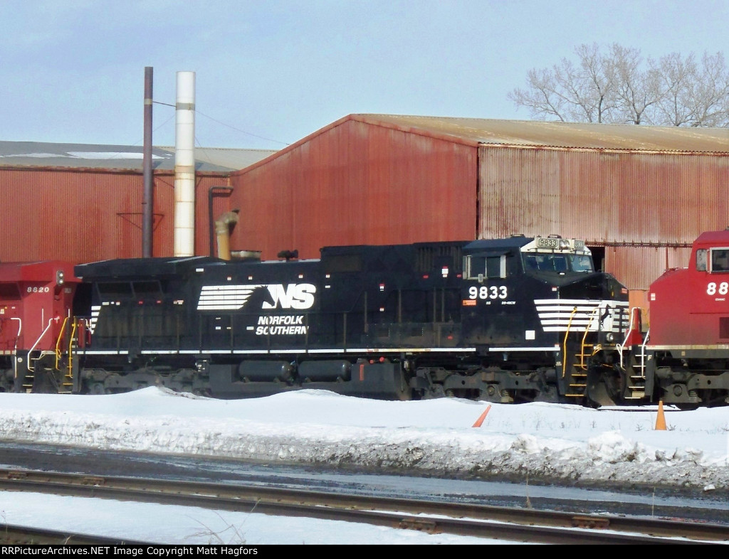 NS 9833